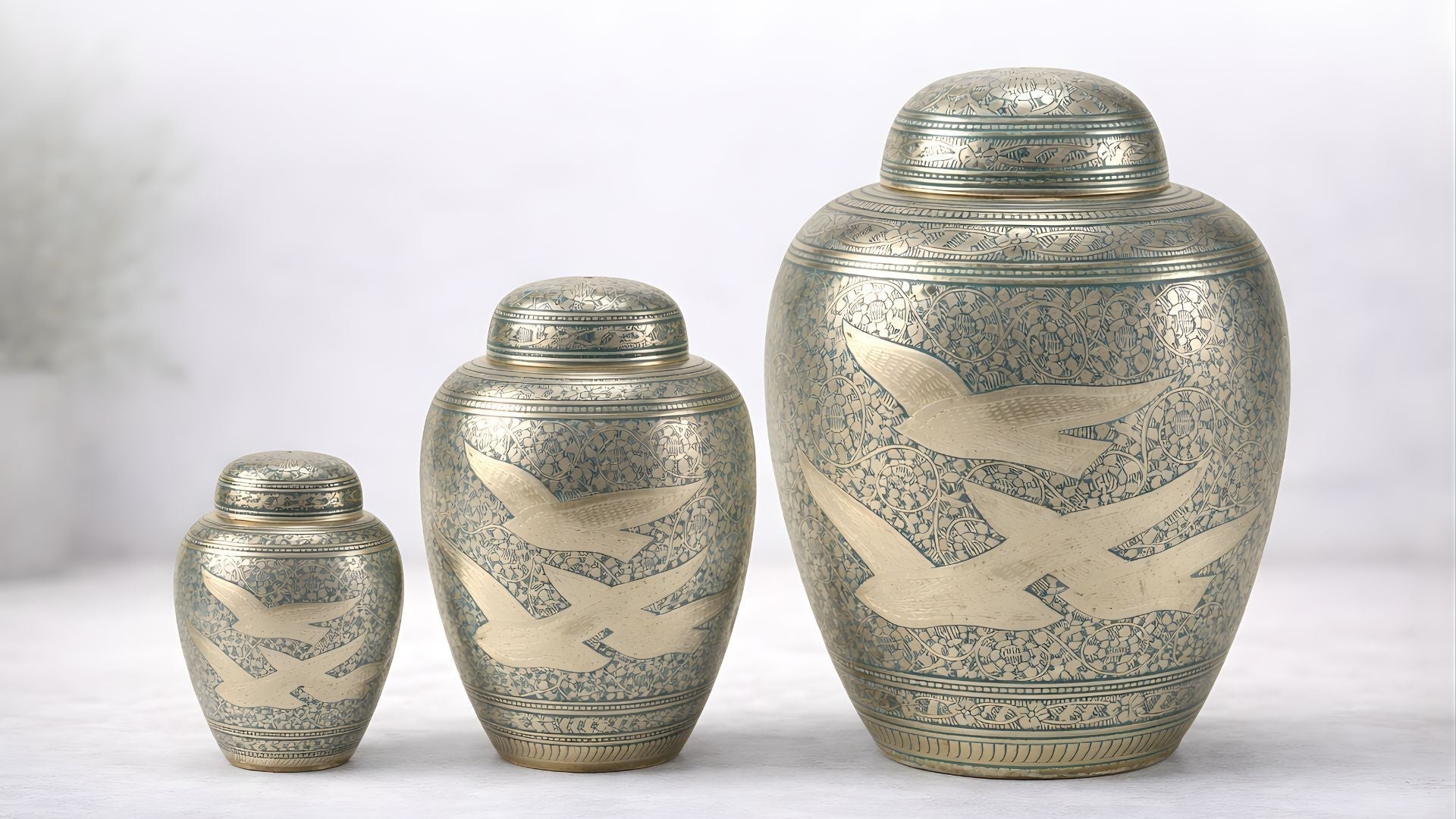 Cremation Urn Sizes and Materials: What Size Urn Do You Need (Adults ...