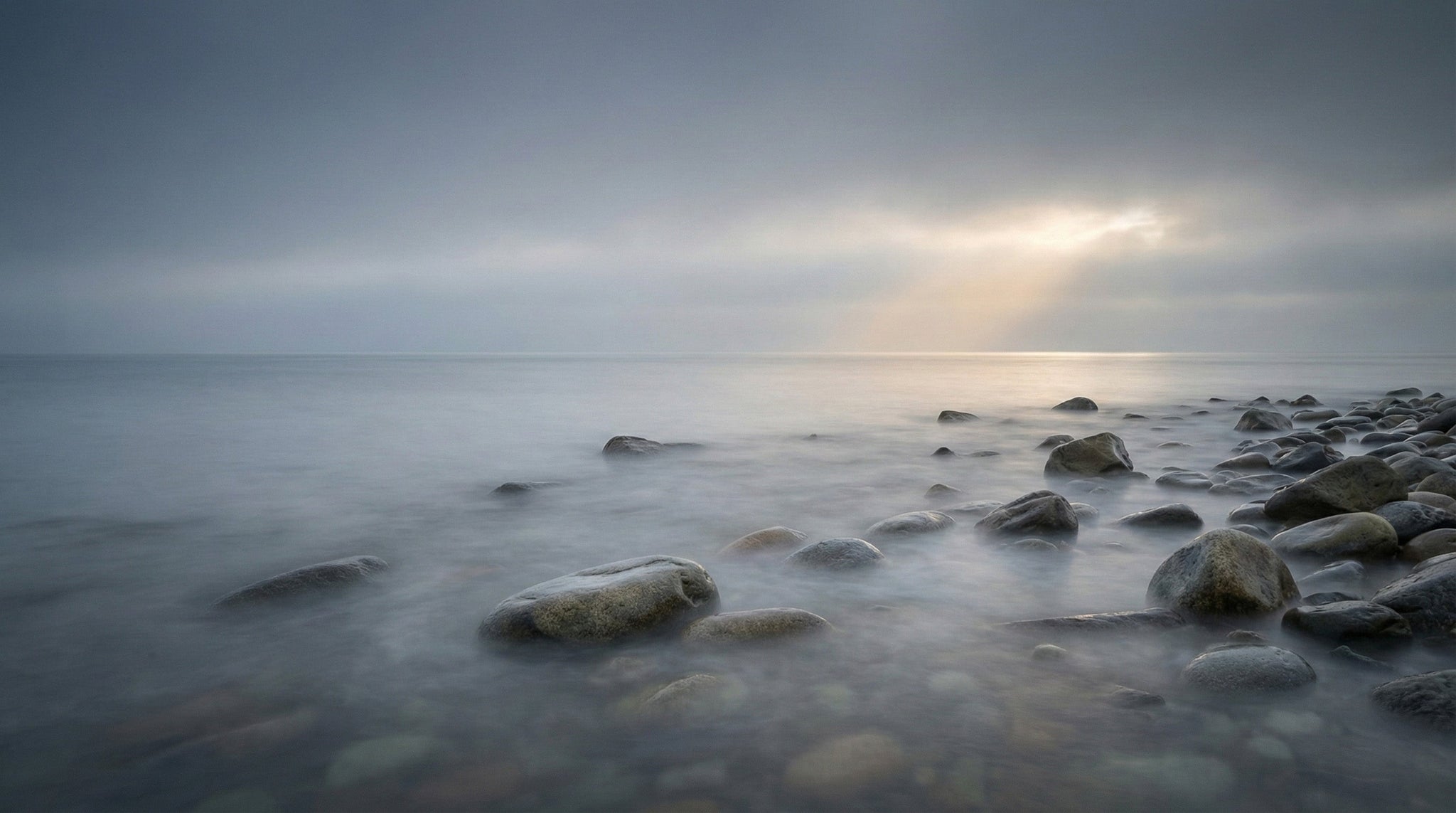 What Does Gray Symbolize? Color Psychology, Meaning, and When It Feels ...