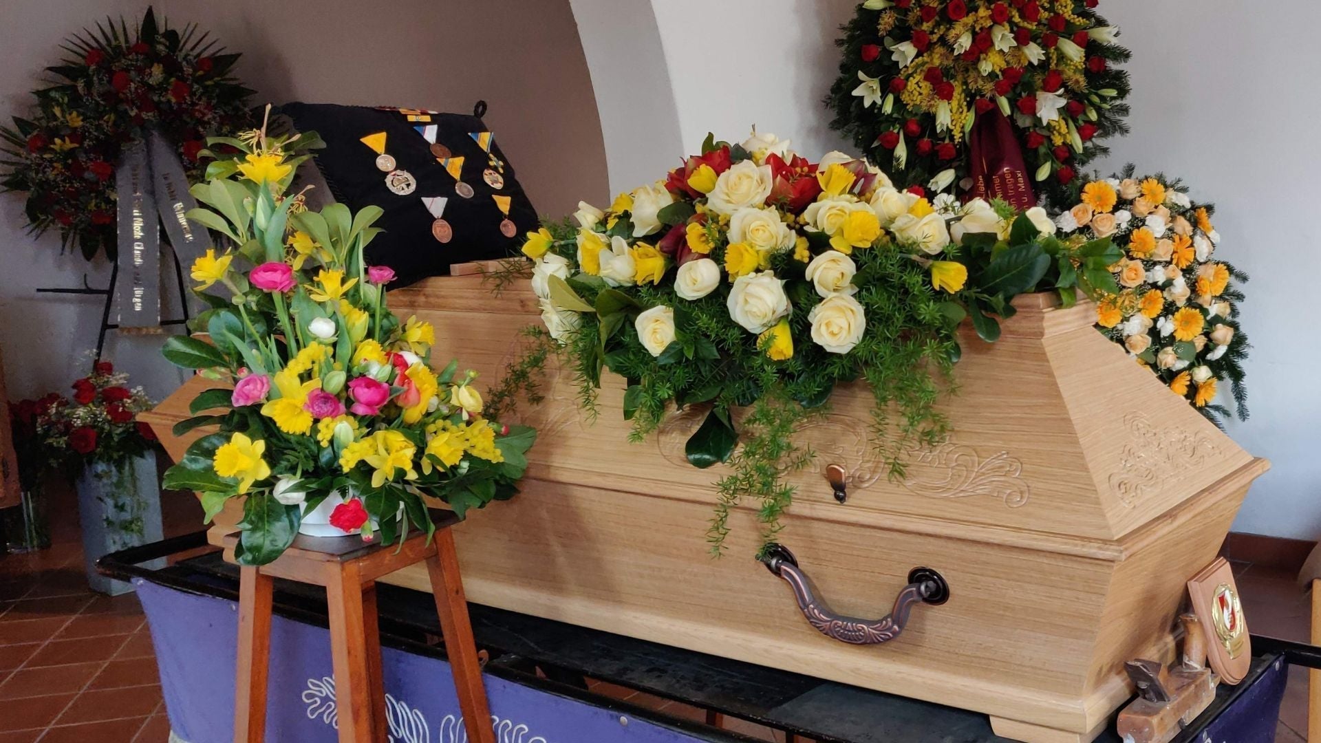 What Is the Cheapest Way to Plan a Funeral? | Funeral.com, Inc.